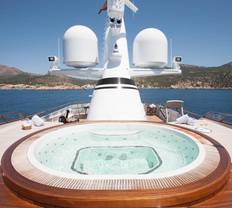 Re-launch of newly restored 1969 FEADSHIP Classic Yacht MONARA (ex ...